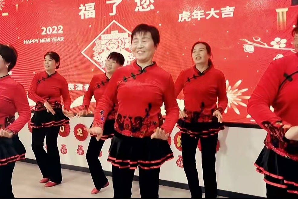 合肥保洁阿姨载歌载舞过大年真福了您 凤凰网视频 凤凰网