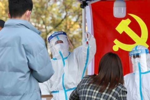疫线有我丨白衣执甲 桐乡医护人员书写人间大爱 凤凰网视频 凤凰网