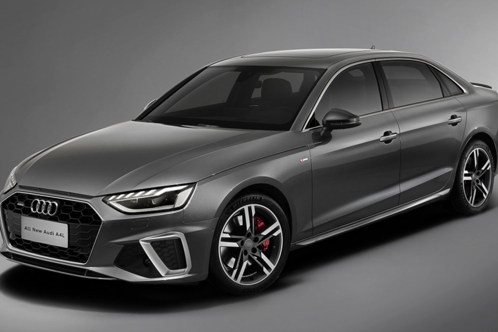 价格相近要运动还是家用？奥迪A4L与A6L怎么选？_凤凰网视频_凤凰网