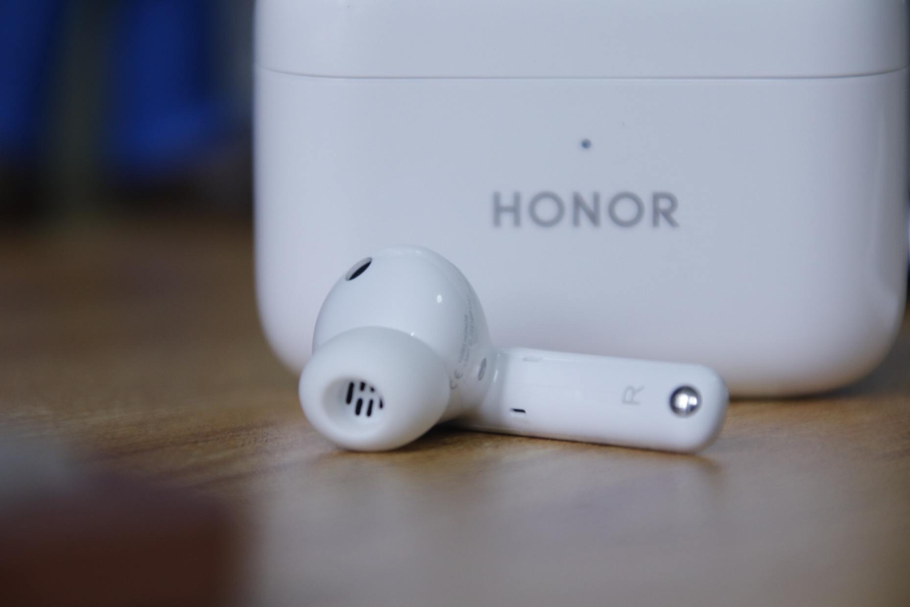 荣耀EarBuds2SE上手体验：综合续航35小时、兼具快充续航不再焦虑_凤凰网