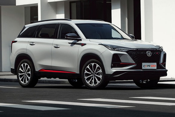 都是2.0T 广汽传祺GS4 PLUS与长安CS75 PLUS该选谁？_凤凰网