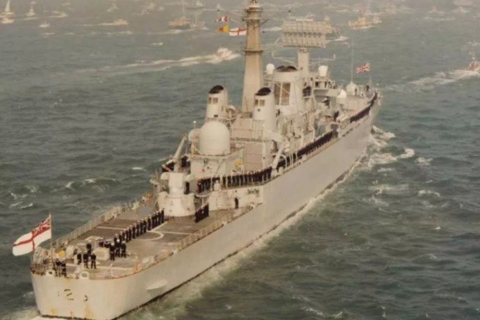 全球仅此一艘：英国海军唯一82型驱逐舰，如今挂牌出售_凤凰网