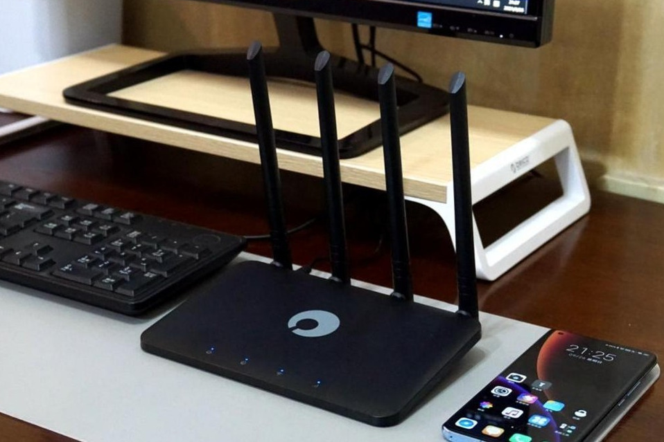 还用手机分享WiFi热点？能组网的4G路由器真好用—蒲公英X4C_凤凰网