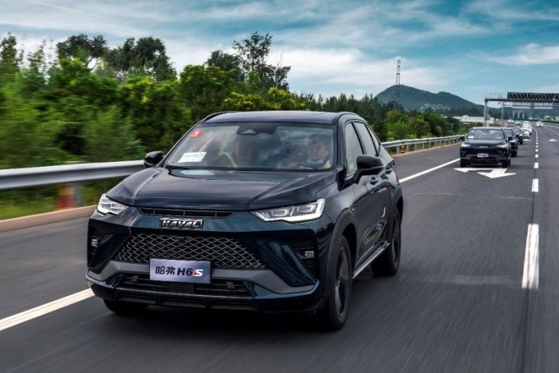 抢先试驾哈弗H6S，1.5T混动和2.0T两种动力，全系标配6安全气囊_凤凰网