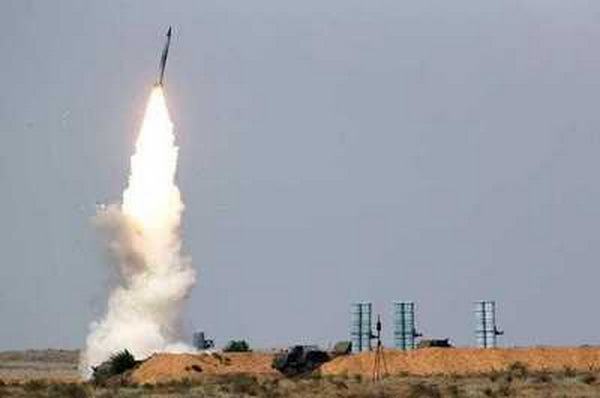 俄罗斯近日测试改进的S-300V4导弹系统反导能力很强大__凤凰网