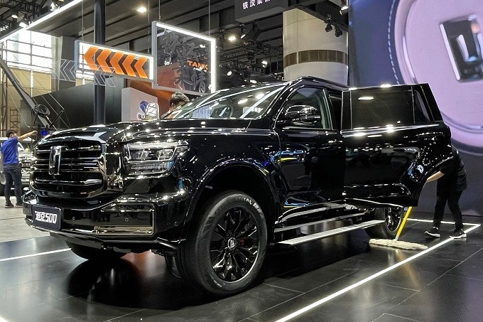 预售33.5万起，全系3.0T+V6！车展体验坦克500_凤凰网视频_凤凰网