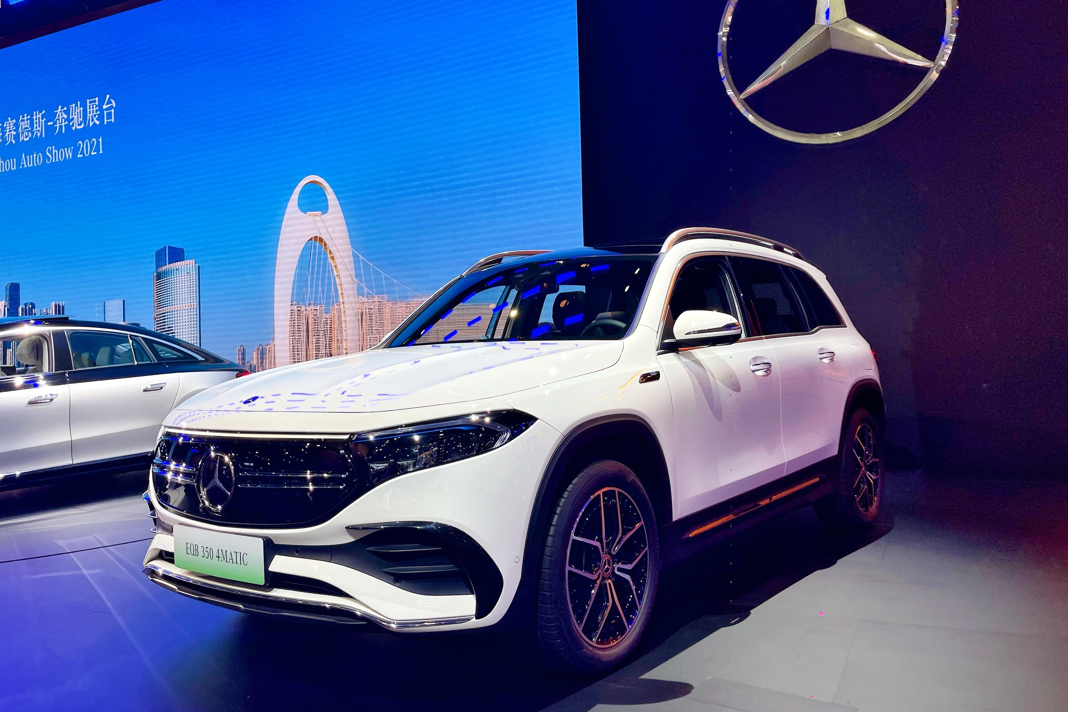 迷之自信EQB 43.78万元图个啥？_凤凰网视频_凤凰网