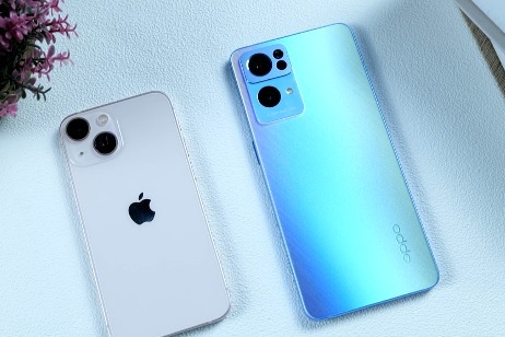 Reno7 Pro自拍体验对比苹果！细节、亮度表现惊喜,自研RGBW真香了_凤凰网视频_凤凰网