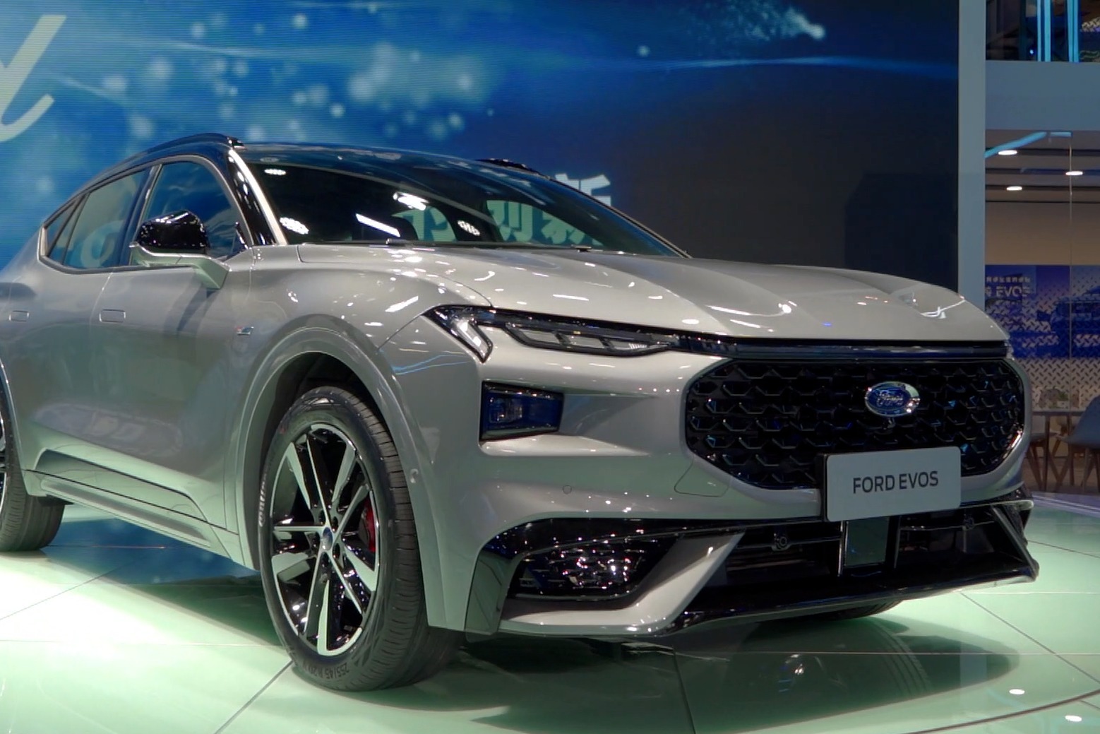 25万内买轿跑SUV？2.0T动力，超多黑科技，长安福特EVOS太帅了！_凤凰网视频_凤凰网