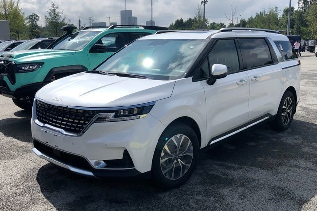 高端MPV车型的“皇城PK”：起亚嘉华VS别克GL8_凤凰网