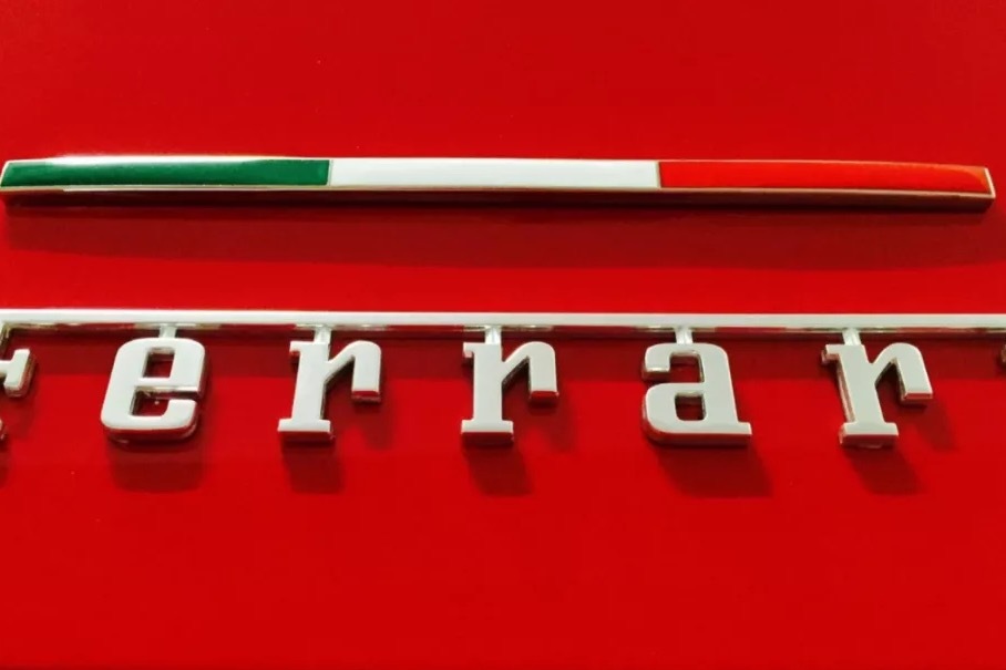 赛道成绩比不过保时捷，但为什么意大利车更惹人爱？_凤凰网