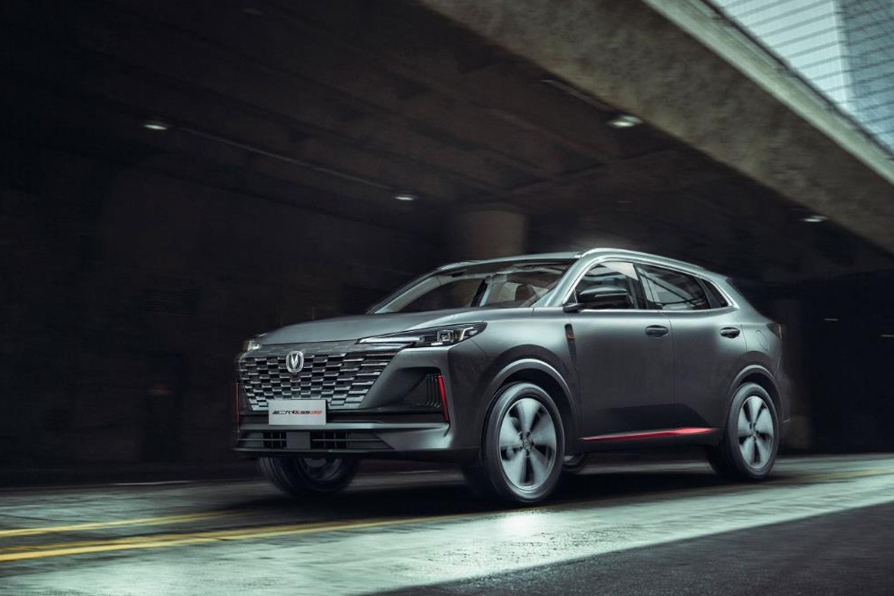 新车快讯｜10.69万起售，第二代长安CS55PLUS上市，产品力出众_凤凰网视频_凤凰网