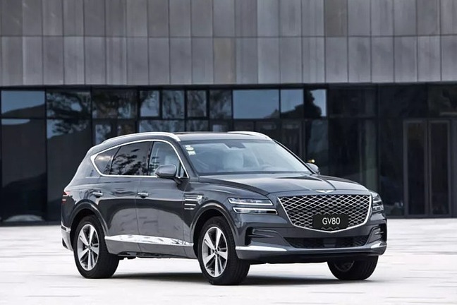 当宾利车主遇上捷尼赛思GV80，豪华所见略同