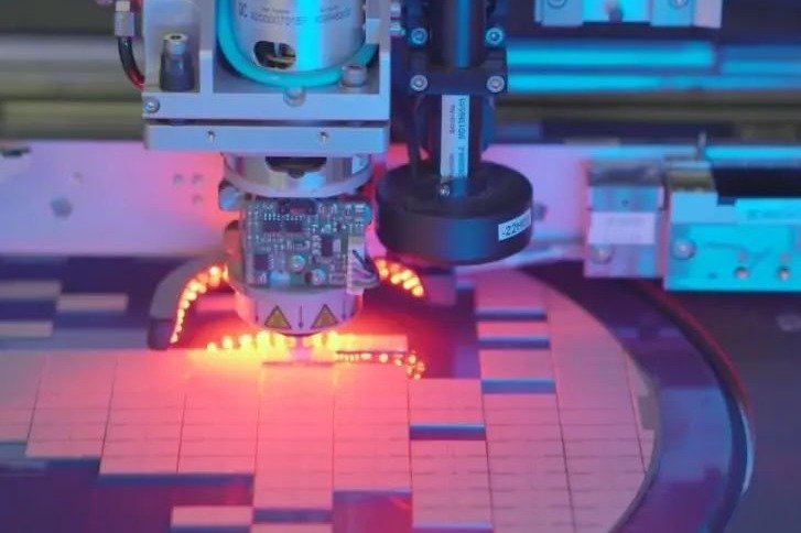 AI芯天下丨ASML：有望继续向中国出货非EUV光刻机__凤凰网