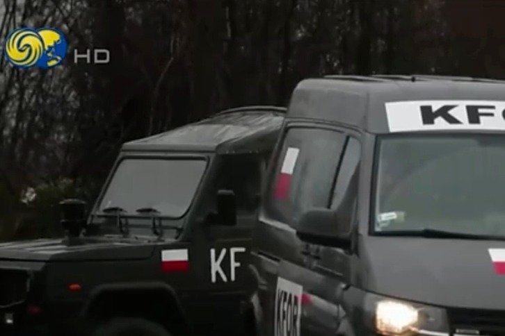 科索沃警方与塞族人交火,占领原塞尔维亚控制蓄水湖大坝 凤凰网视频 凤凰网