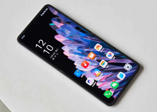 OPPO小折外观美丽实用，大续航体验好，拍照比直屏手机强__凤凰网