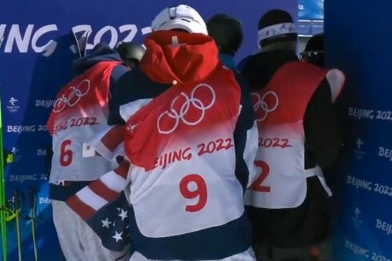 第8金！美国包揽金银牌，冬奥会第一强国12金领跑，日韩大滑坡_凤凰网