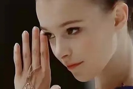 病态摧残下的俄罗斯花滑审美，她的美丽我不忍心看_凤凰网