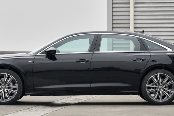 花40万元入手奥迪A6L，车主：只管给油，剩下的就交给Quattro_凤凰网