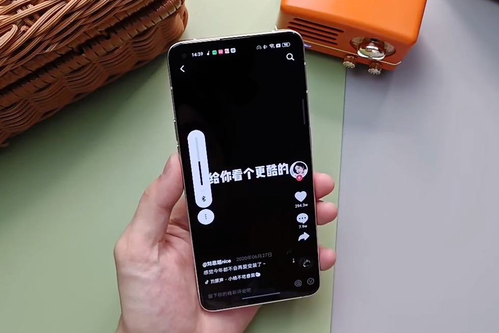 短视频神器 Reno7艺术家高定礼盒快体验 这表现爱了吗_凤凰网视频_凤凰网