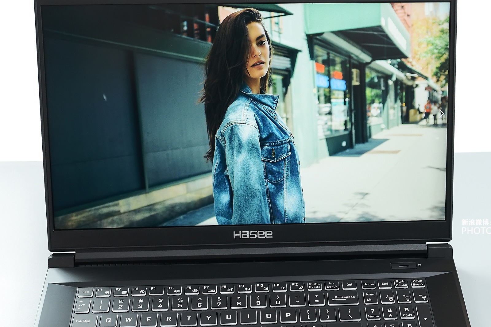 17.3英寸大屏游戏本，神舟战神G8-DA7NP应该是唯一性价比选择_凤凰网