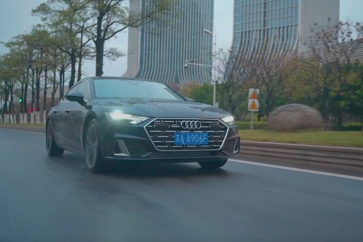 试驾上汽奥迪A7L：3.0T V6+空气悬架，暴力与优雅共存_凤凰网视频_凤凰网