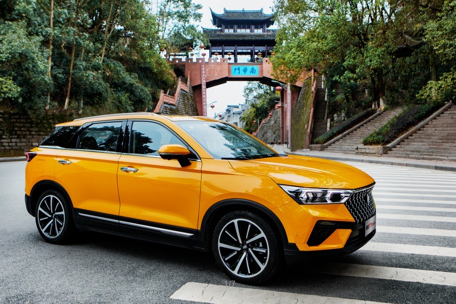 奔腾T77#奔腾T99 千人千面，风格无限 #奔腾一下_凤凰网视频_凤凰网