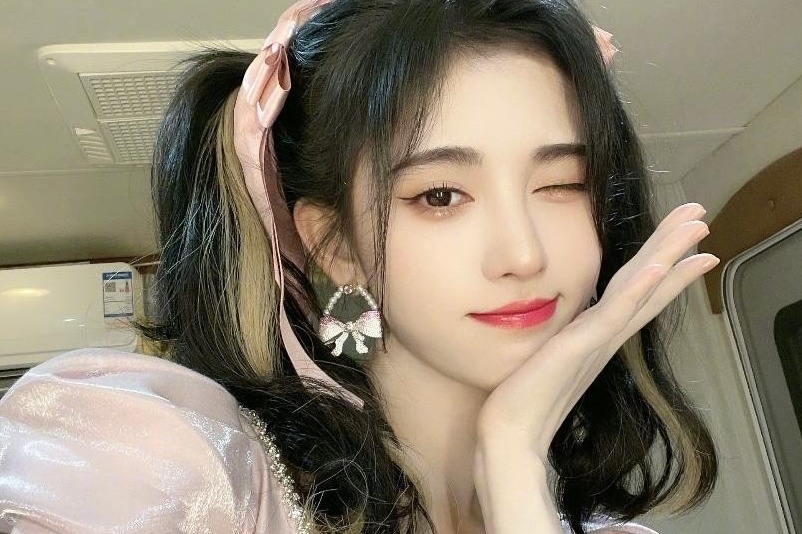 lucylee猫爪刘海 佩戴一秒化身阳光下的俏皮少女_凤凰网区域_凤凰网