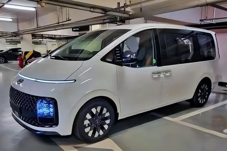 现代全新MPV现身国内，V6动力尺寸超GL8，有9座可选_凤凰网