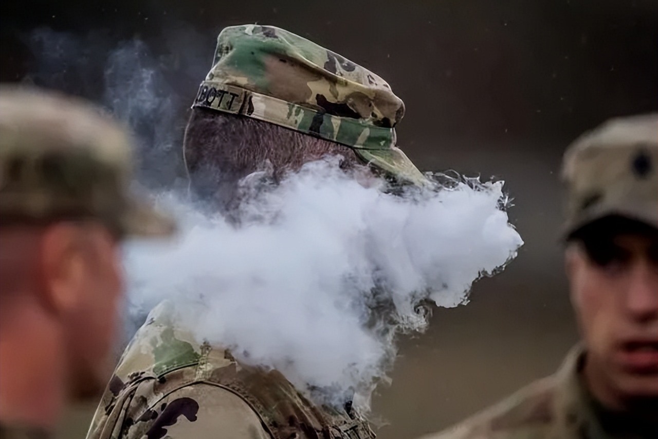 美国给乌克兰士兵发放“战斗药剂”！新型毒品正在席卷各国士兵？_凤凰网