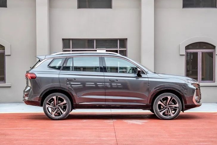 换装8AT，动态体验荣威RX5 MAX_凤凰网视频_凤凰网