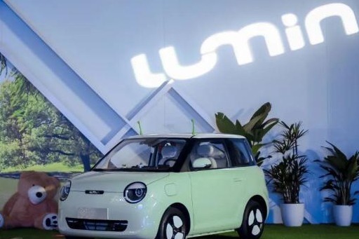 长安LUMIN即将下场角逐 A00级纯电轿车市场有何魔力？_凤凰网