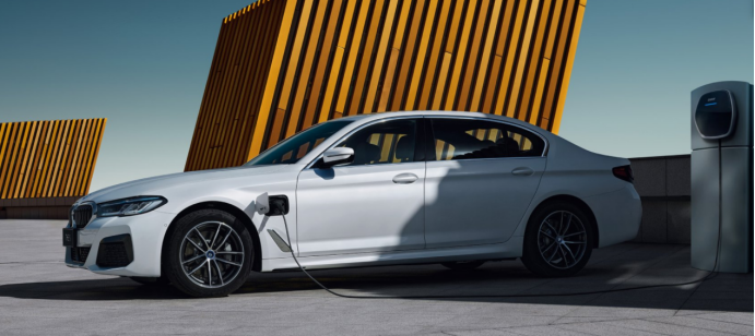 价格差十万，宝马iX3和535Le买哪个？__凤凰网